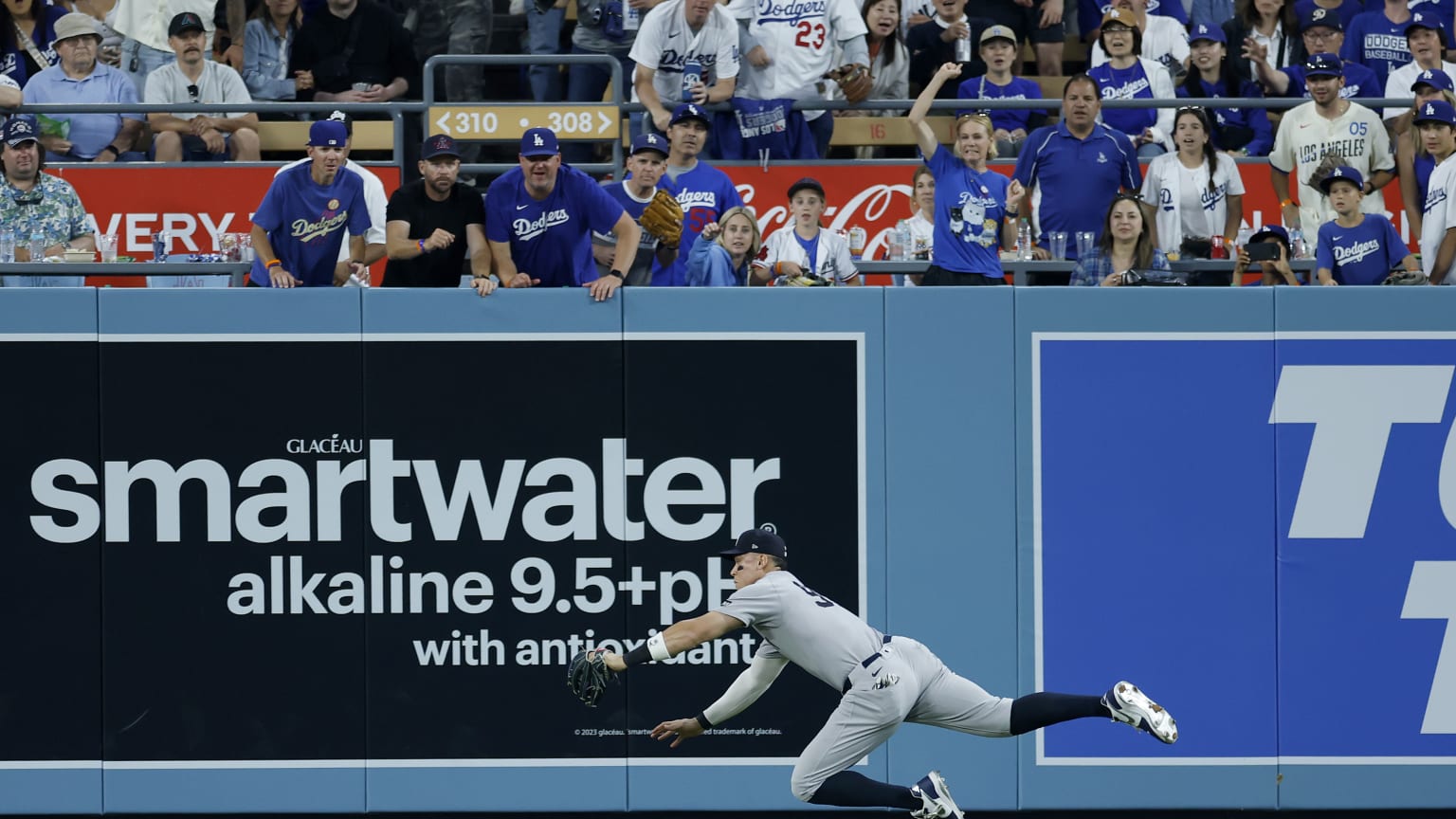 Aaron Judge's diving catch | 05/30/2025 | New York Yankees