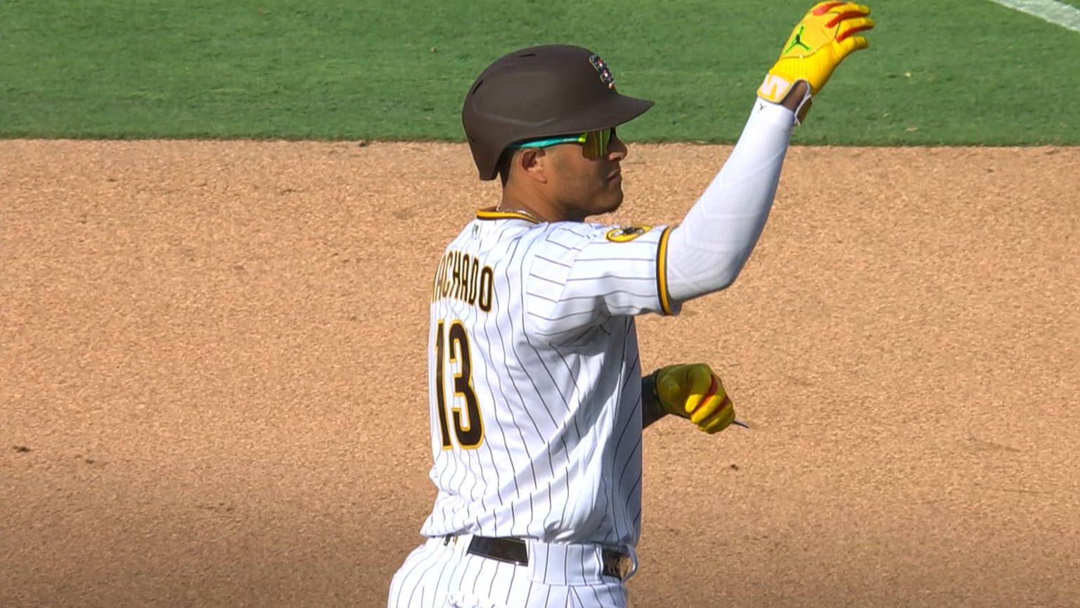 Manny Machado drills RBI single in the 7th | 07/04/2023 | San Diego Padres