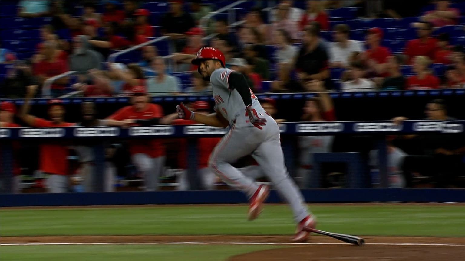 Jeimer Candelario remolca dos carreras con hit | 08/08/2024 | Los Reds ...