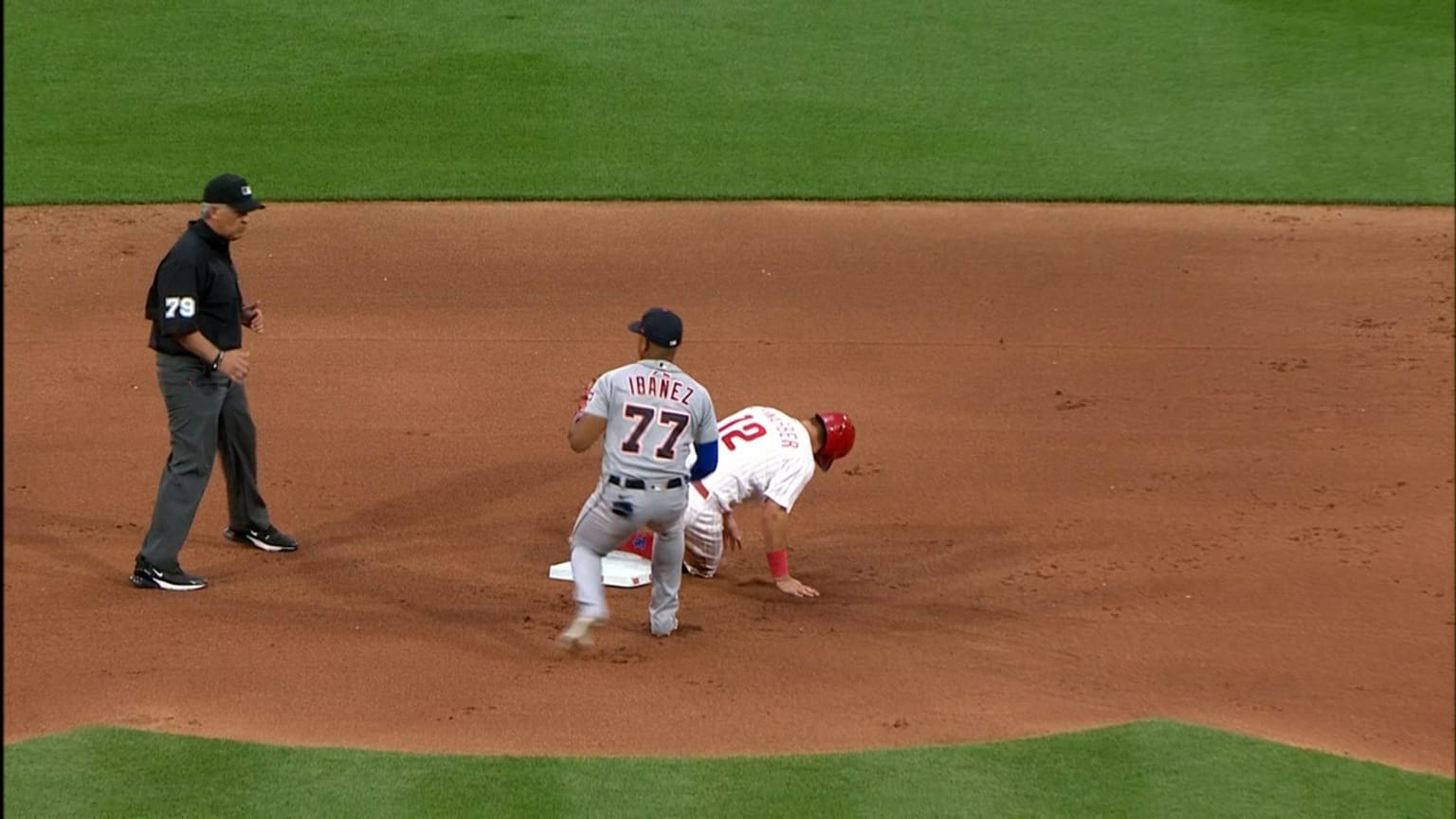 Haase picks off a runner at second to end the inning | 06/05/2023 ...