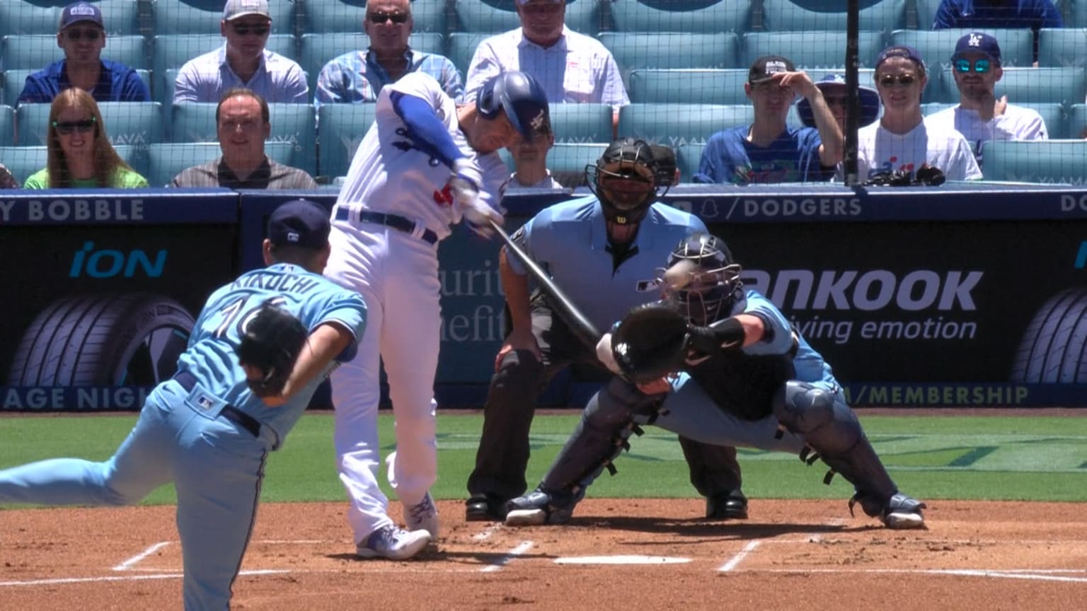 Freddie Freeman cracks a single in the 1st inning | 07/26/2023 | Los Angeles Dodgers