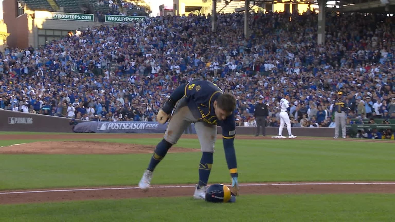 Los Cachorros sacan a Caleb Durbin entre 3B y home | 08/10/2025 | Lasmayores.com