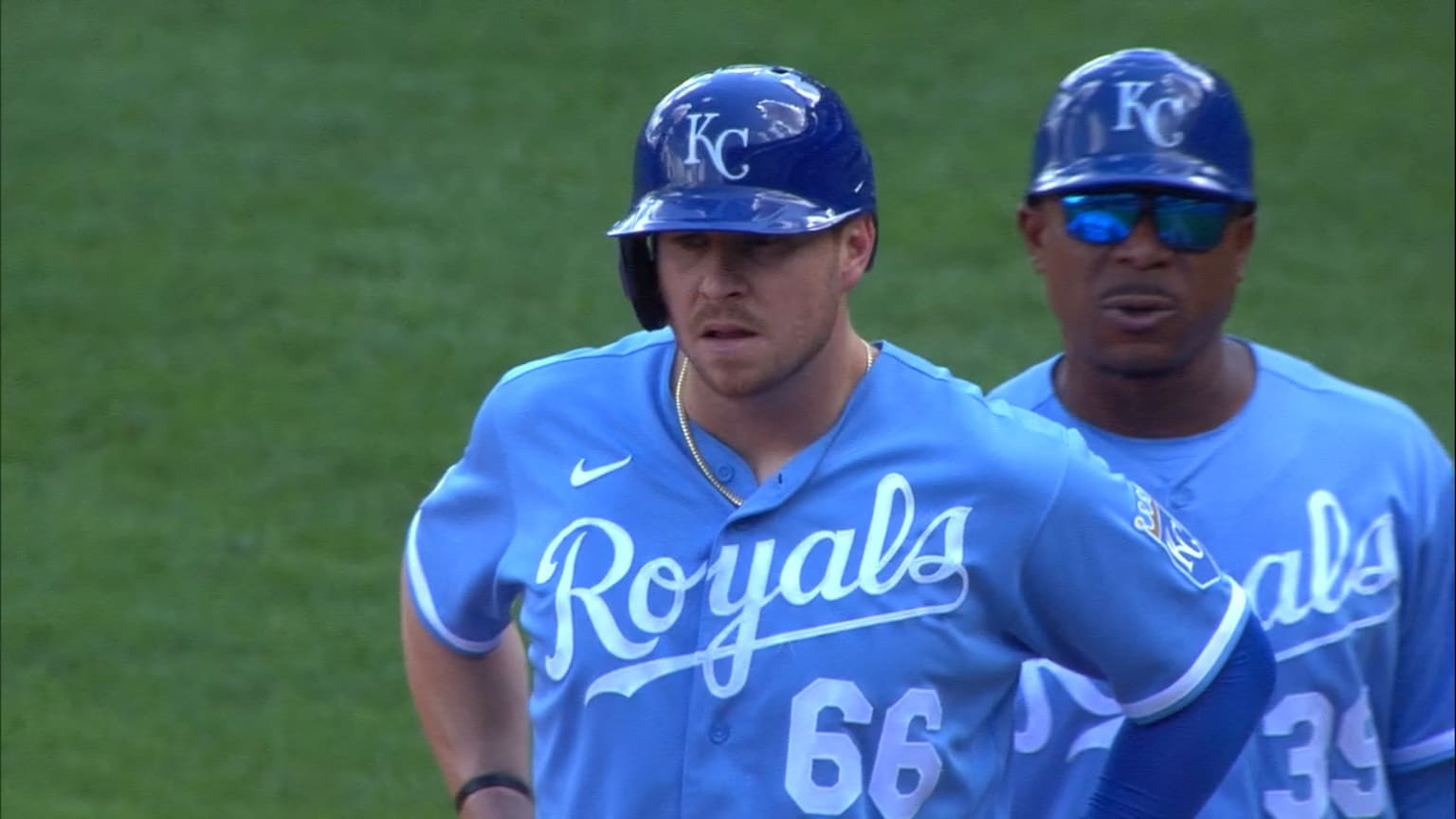 O'Hearn hits RBI single to extend Royals' lead to 4-0 | 08/22/2022 | Kansas City Royals
