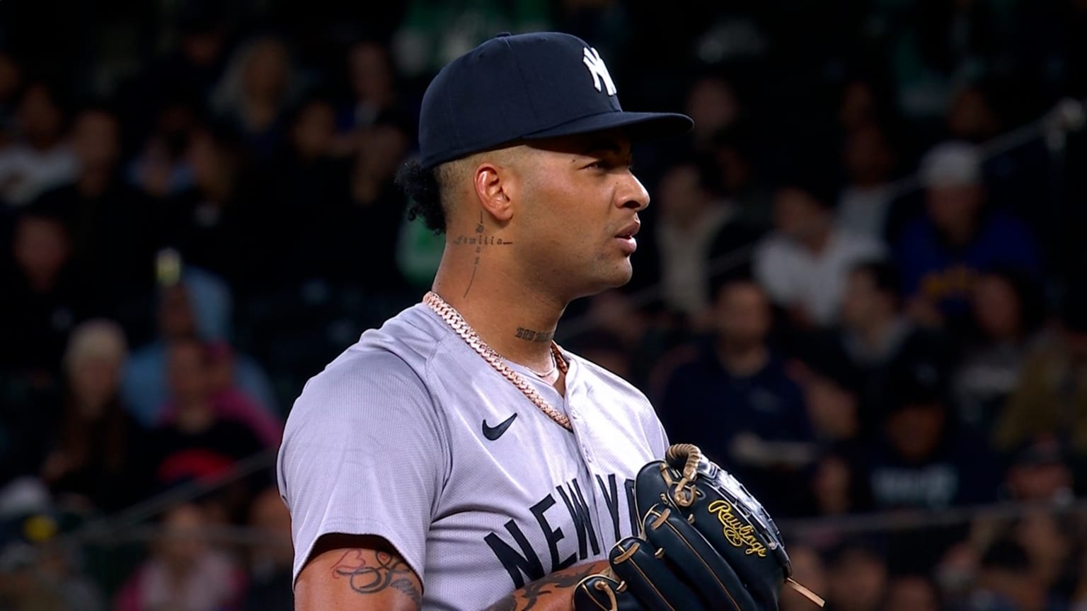 Luis Gil strikes out Justin Turner | 09/17/2024 | New York Yankees