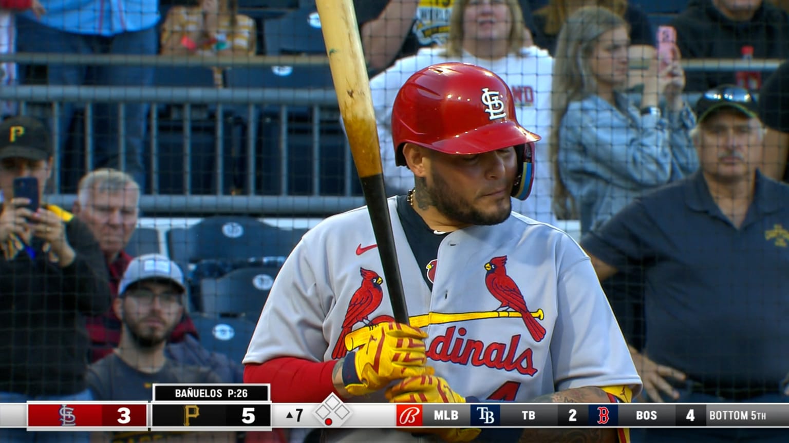 Yadier Molina gets a standing ovation in the 7th | 10/05/2022 | MLB.com