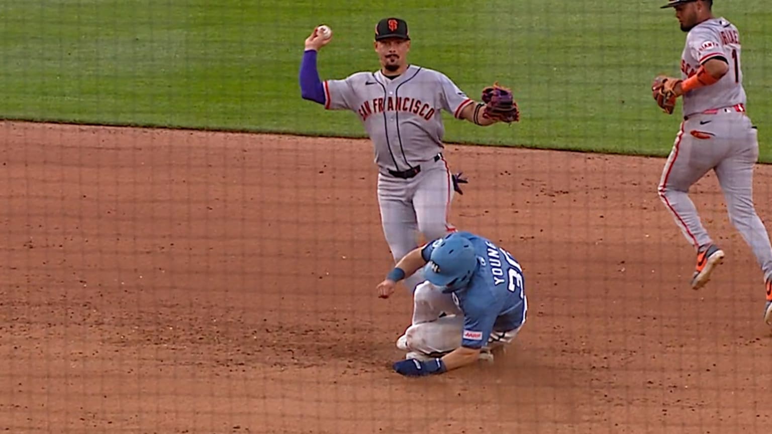 Ryan Walker escapes a bases-loaded jam in 10th | 04/18/2026 | MLB.com