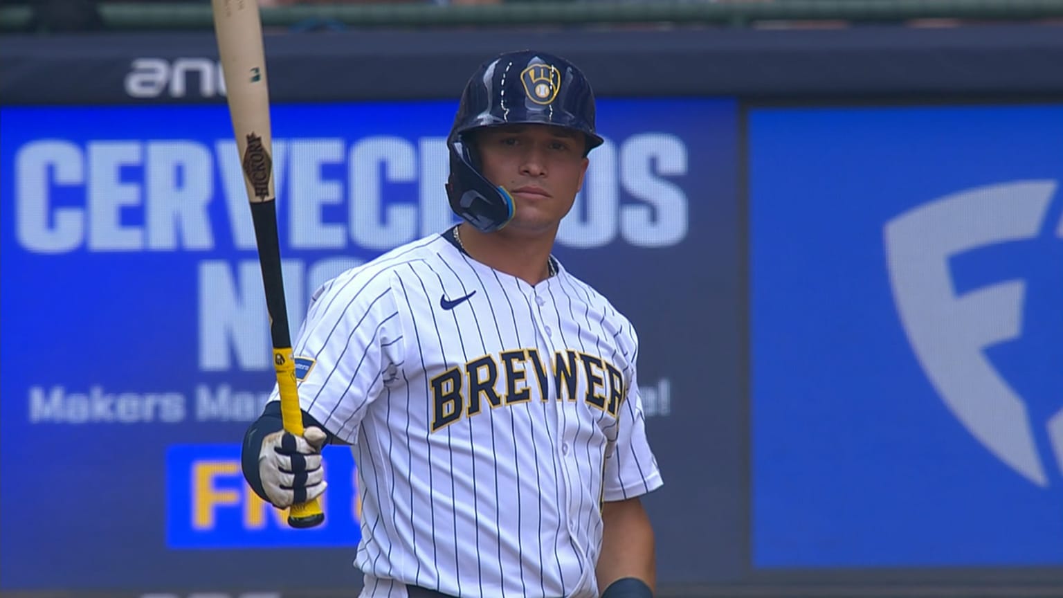 Isaac Collins draws a walk to score a run | 07/13/2025 | Milwaukee Brewers