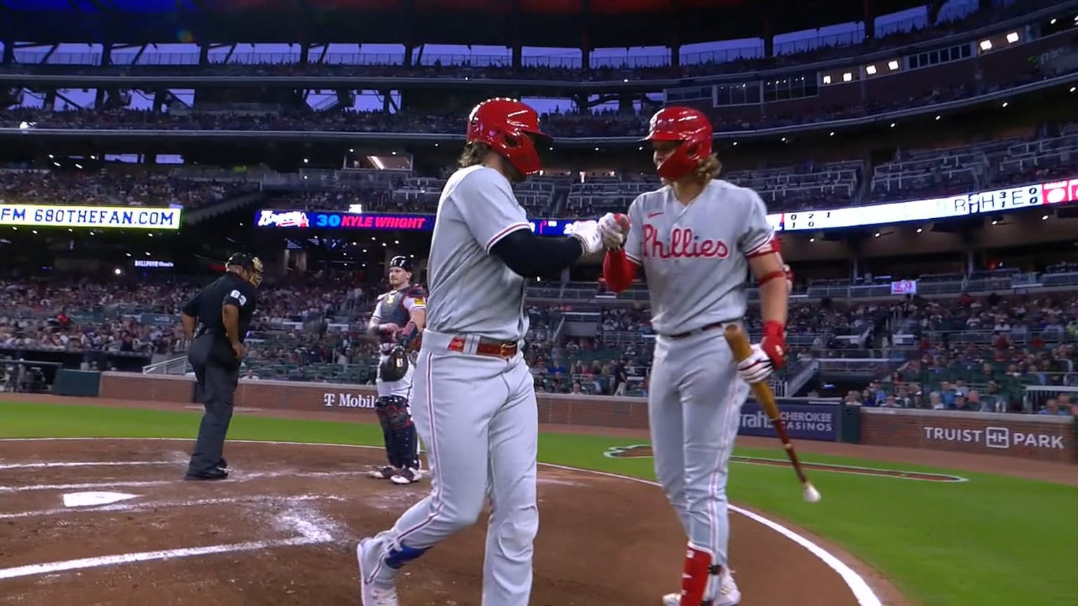 Bryce Harper belts an opposite-field home run in 3rd | 09/18/2023 ...