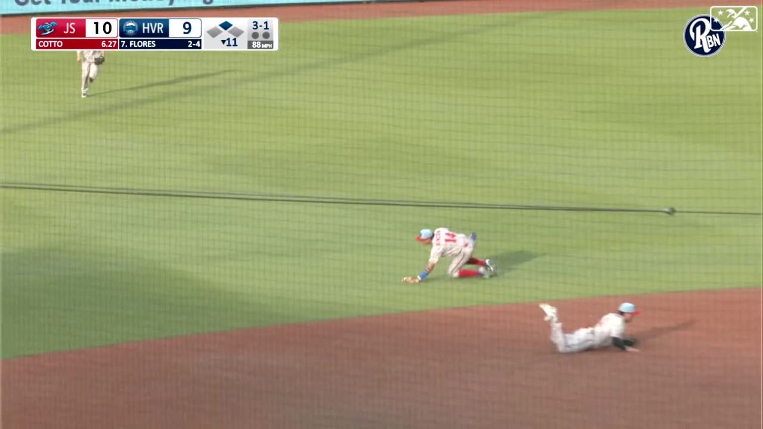 Otto Kemp makes an outstanding diving play at third | 09/10/2023 | MLB.com