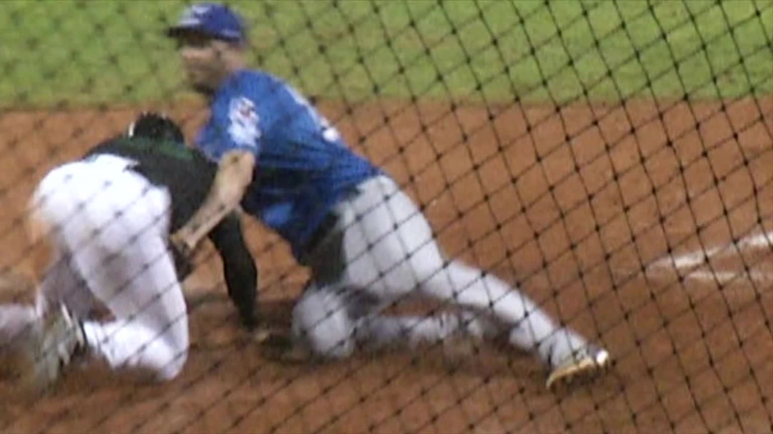 Rivas scores on a wild pitch in the 5th inning | 01/27/2024 | MLB.com