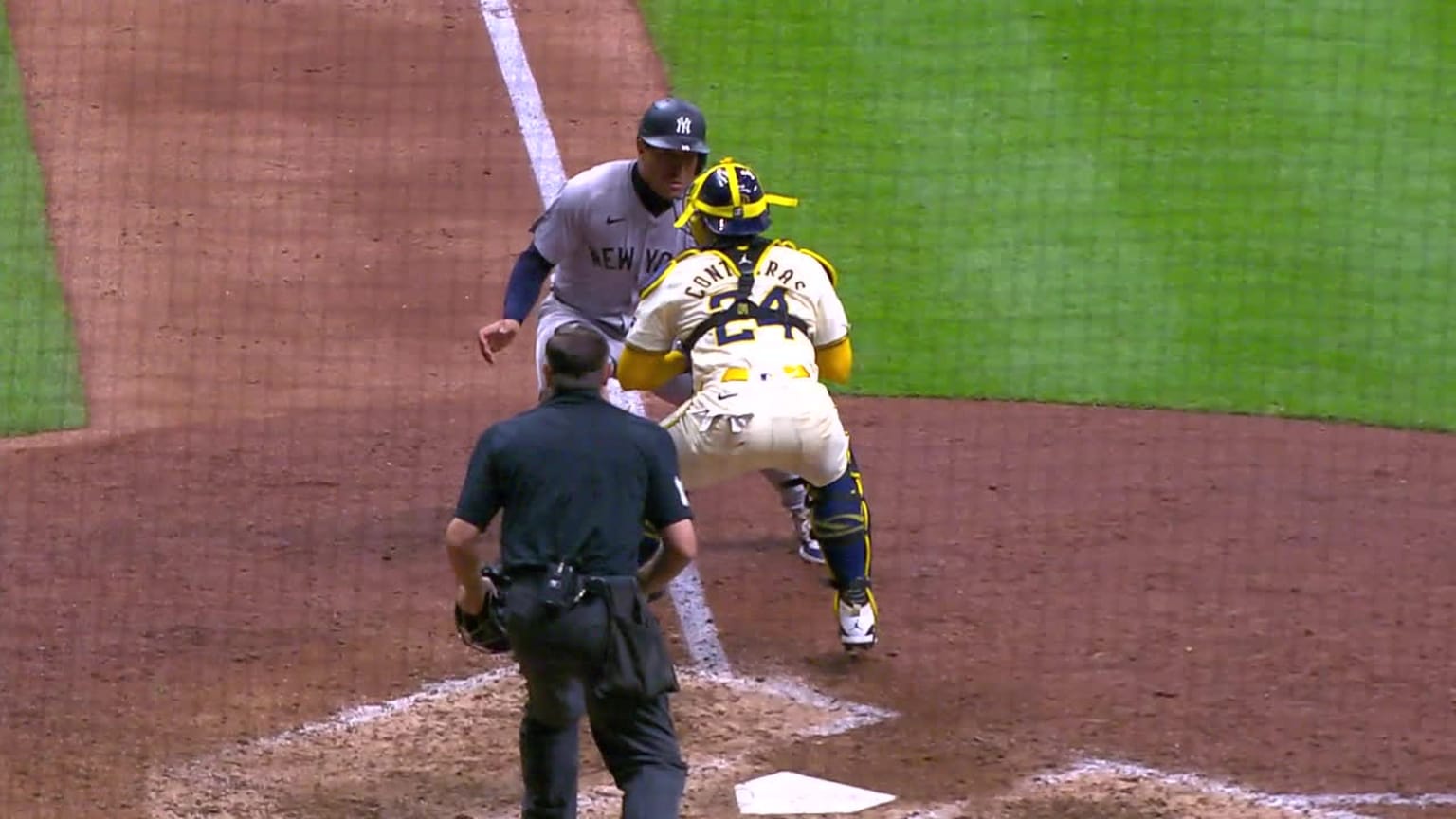 Jared Koenig snags a comebacker | 04/26/2024 | Milwaukee Brewers