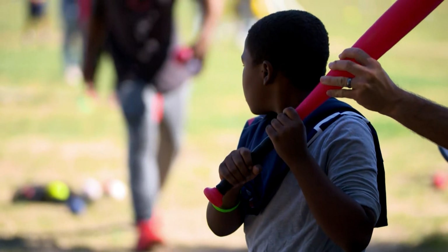 Play Ball with the Manuel Family! | 10/15/2022 | MLB.com
