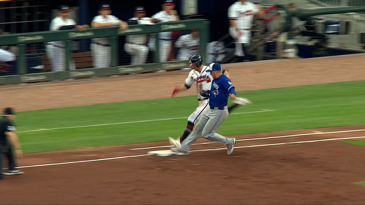 Vladimir Guerrero Jr.'s diving stop | 06/03/2026 | Toronto Blue Jays