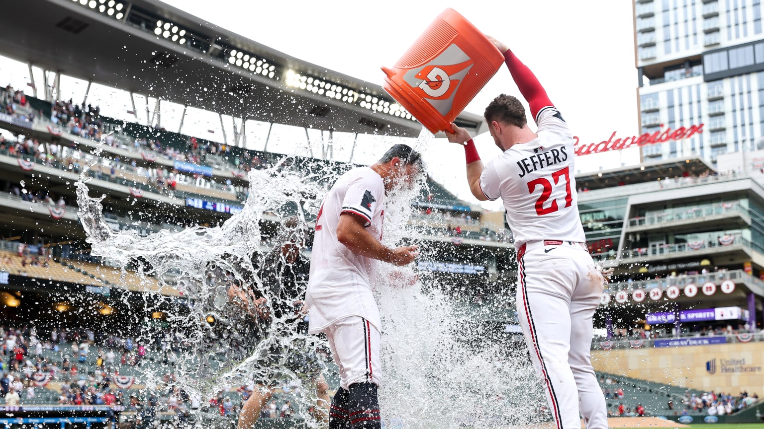 Brooks Lee on his walk-off bunt single, more | 07/05/2025 | MLB.com