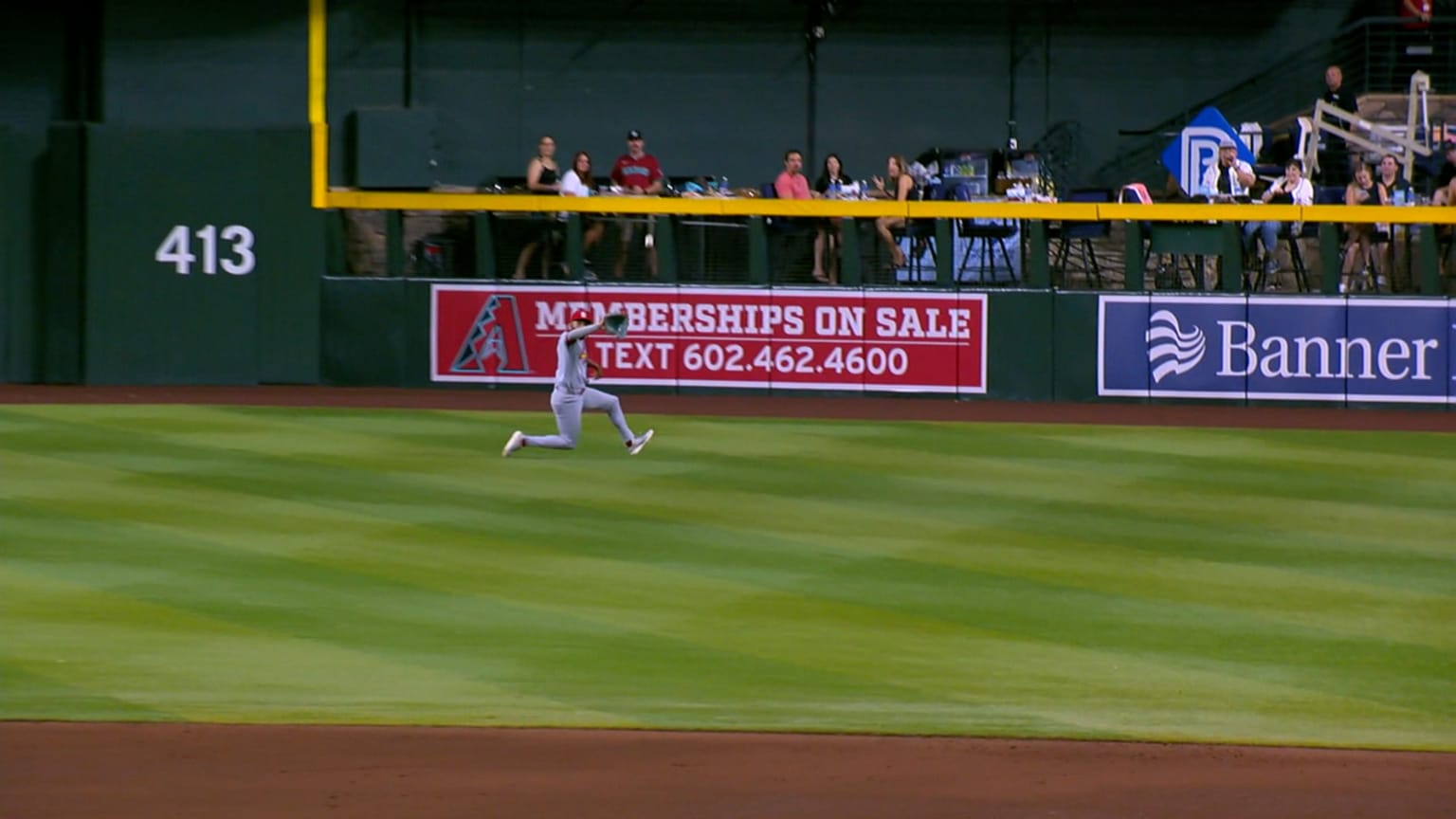 Victor Scott II's sliding grab | 07/18/2025 | St. Louis Cardinals