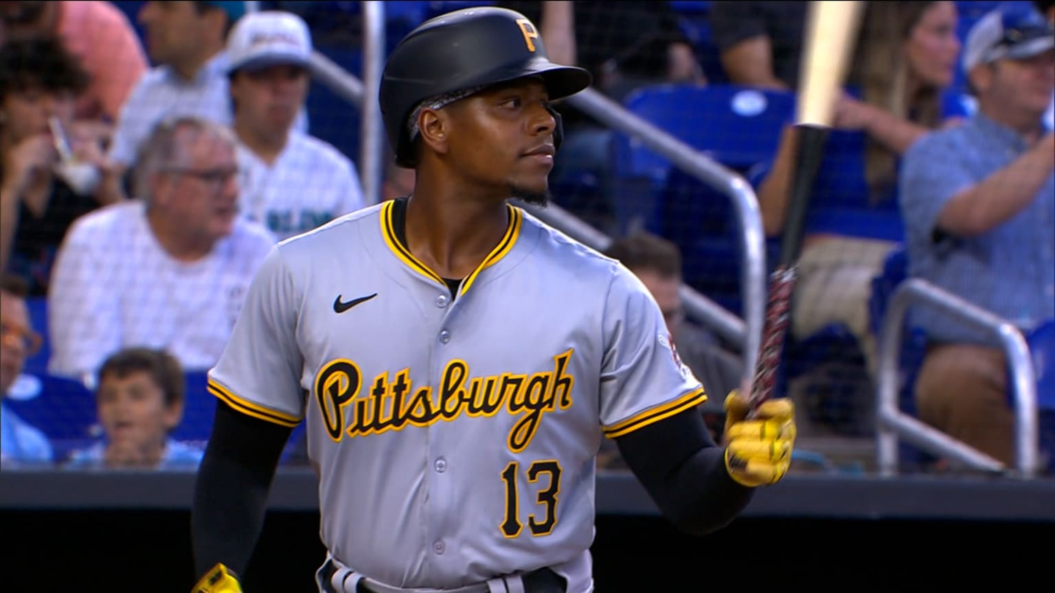 Hayes produce carrera con doblete | 29/03/2024 | Los Pirates de Pittsburgh
