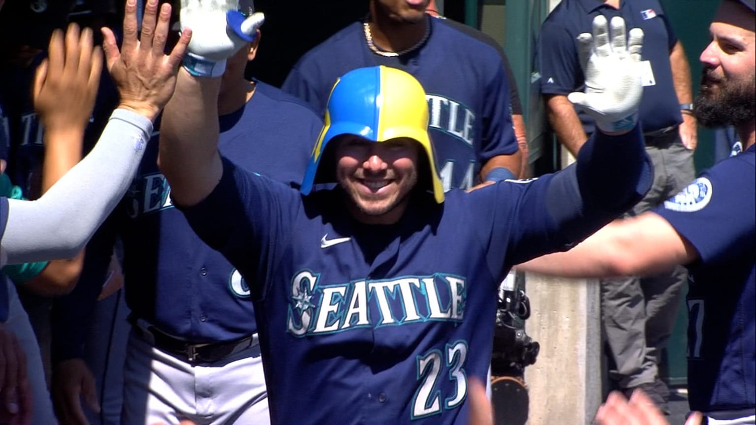 Ty France crushes a solo home run to left in the 3rd | 09/01/2022 ...