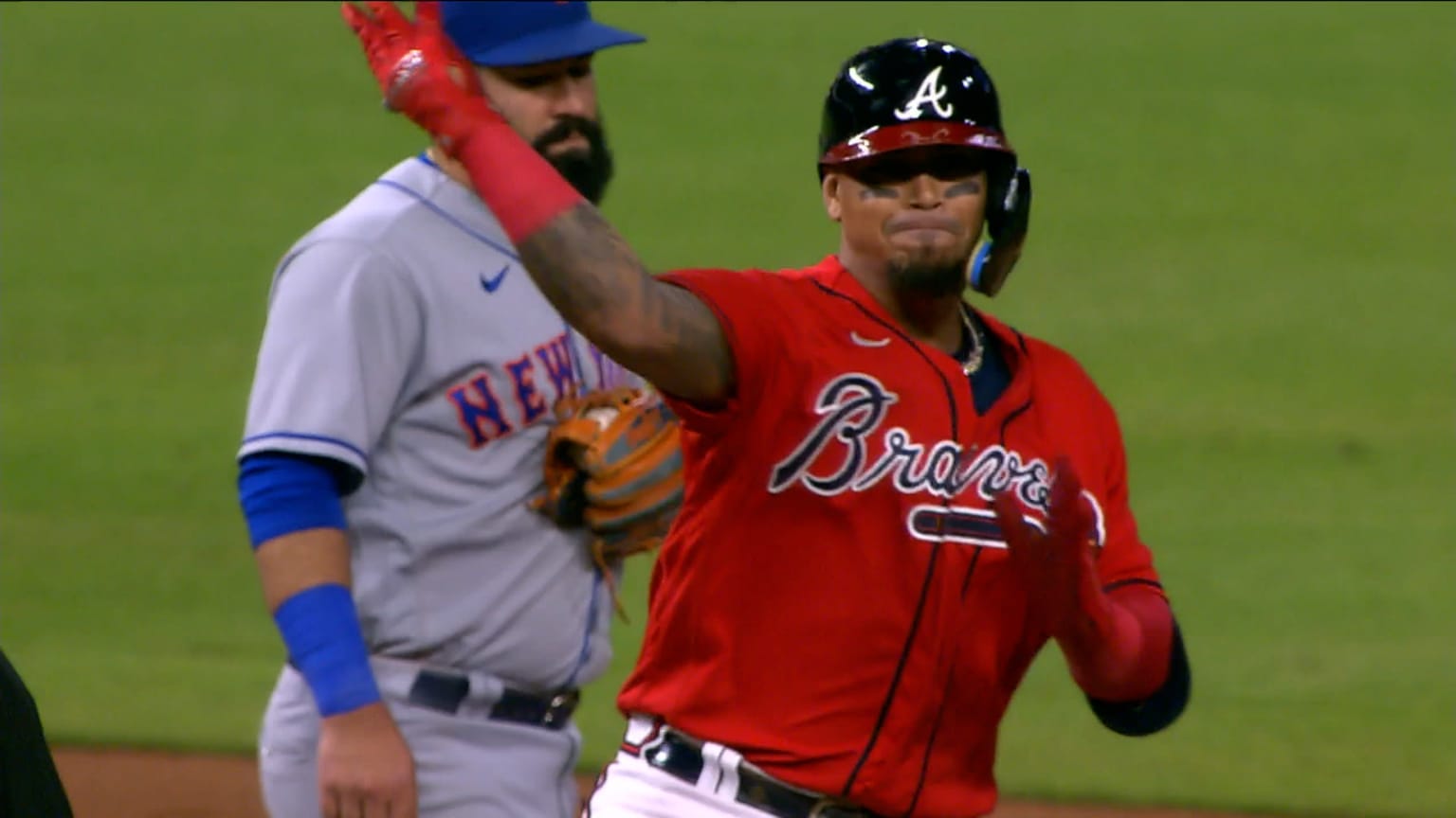 Orlando Arcia keeps the line moving for the Braves | 09/30/2022 ...