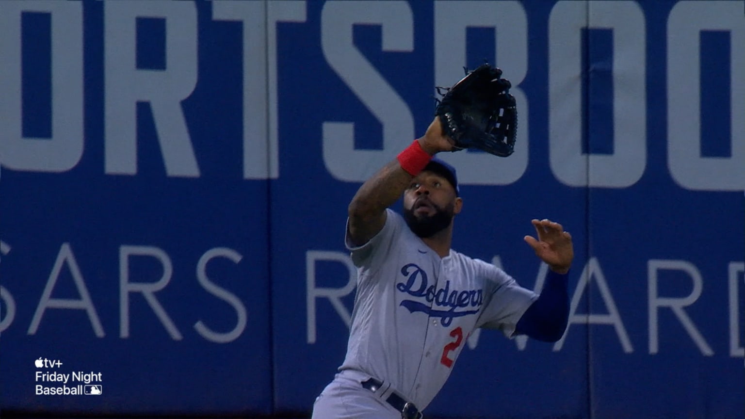 Jason Heyward leaps in right field to retire Nimmo | 07/14/2023 | Los ...