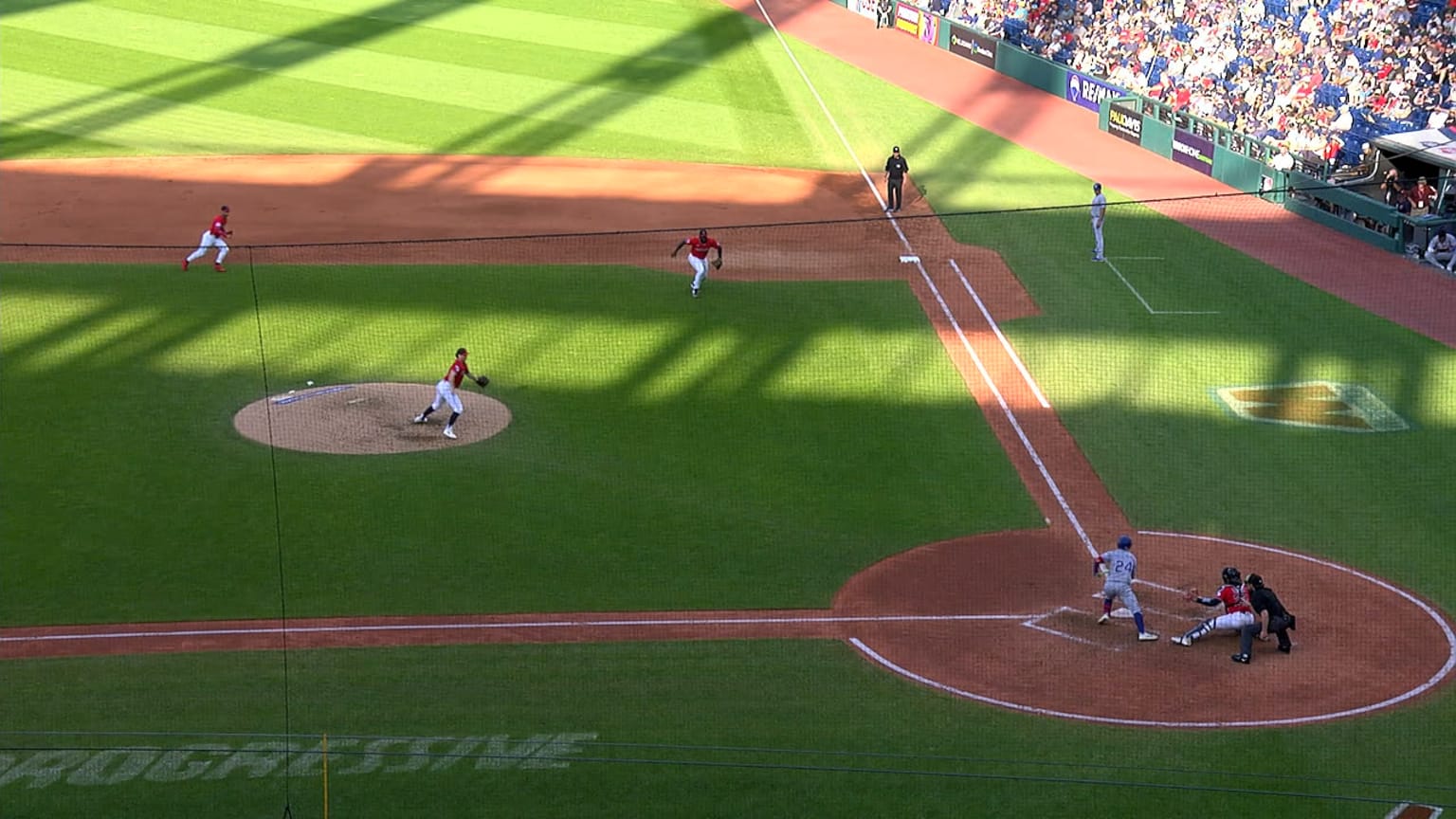Michael Helman's RBI sacrifice bunt | 09/28/2025 | MLB.com