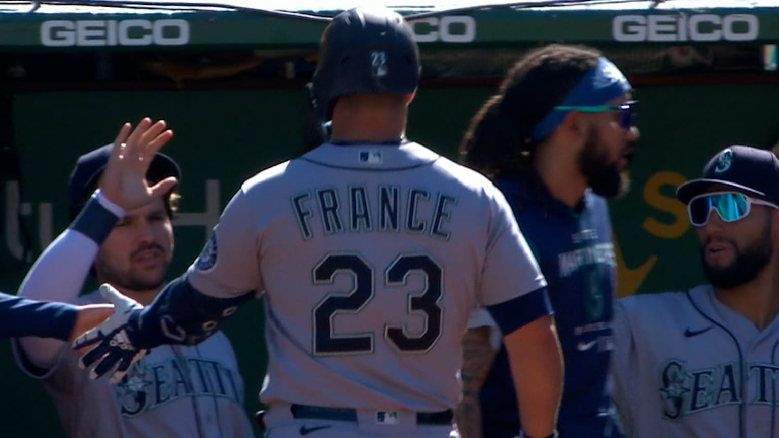 Ty France lines a sac fly into left field | 09/22/2022 | Seattle Mariners
