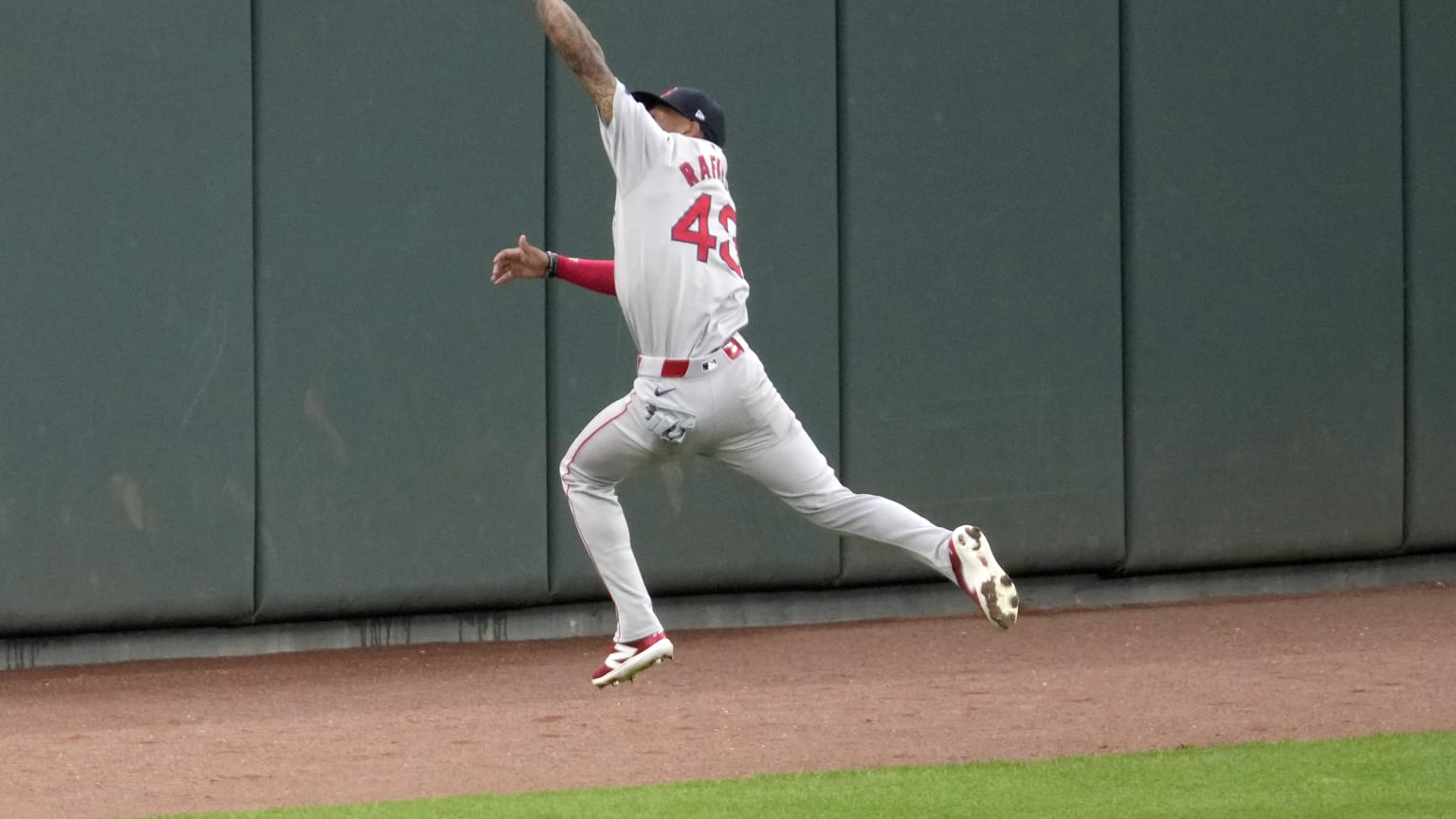 Ceddanne Rafaela makes an incredible lunging catch | 05/27/2024 ...