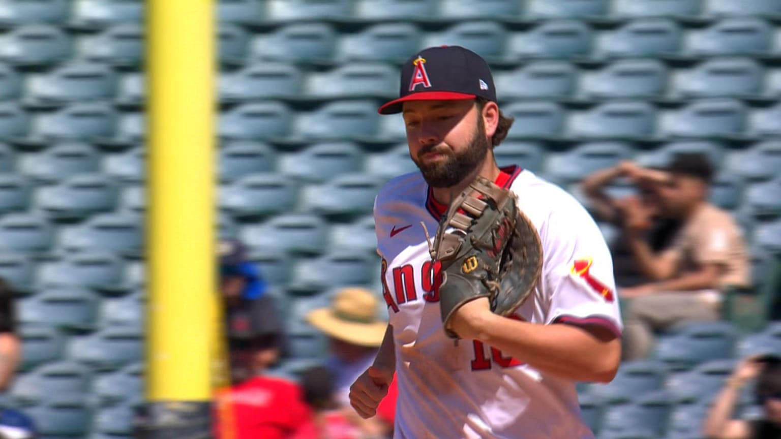 Nolan Schanuel's over-the-shoulder catch | 07/13/2025 | Los Angeles Angels