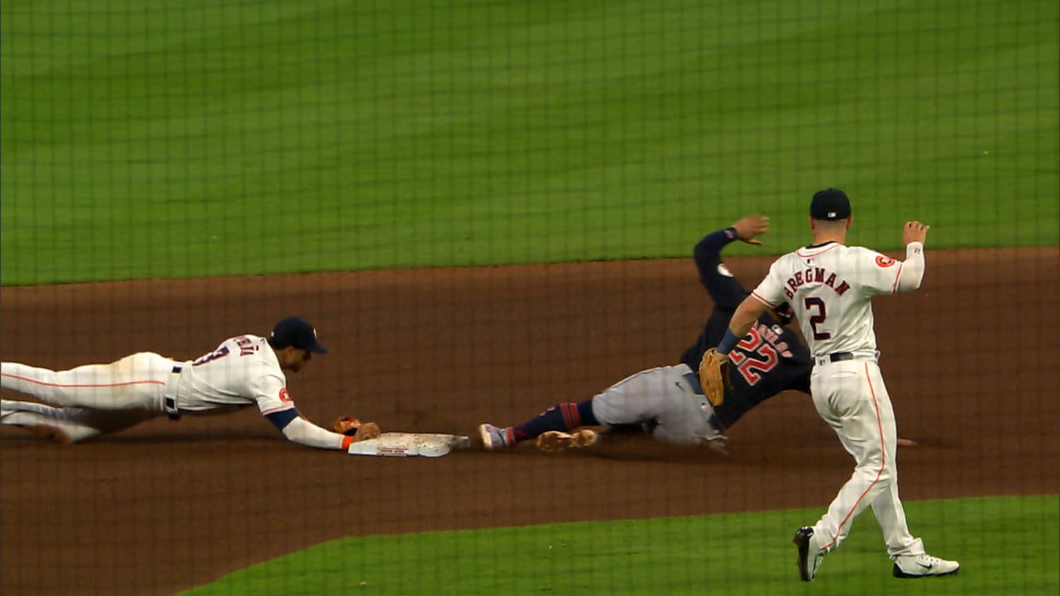 Jeremy Peña logra ingenioso out en la segunda base | 30/04/2024 | Los ...