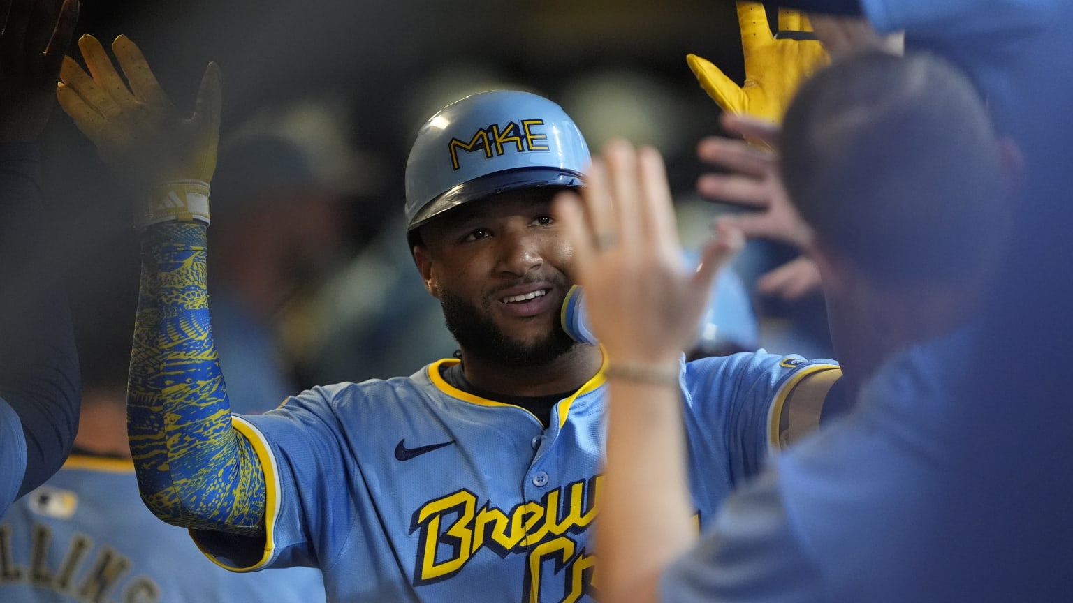 Brewers score six runs in the 4th inning | 06/27/2025 | Milwaukee Brewers