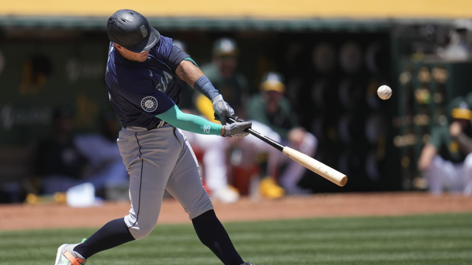 Dylan Moore's sacrifice fly | 06/06/2024 | Seattle Mariners