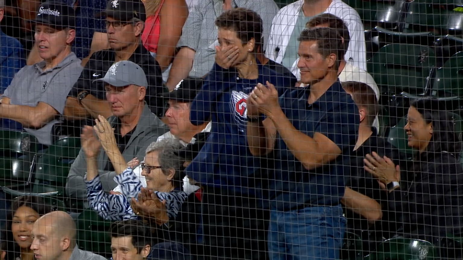 Familia de Will Brennan celebra su 1er hit en MLB | 21/09/2022 | Los Guardians de Cleveland