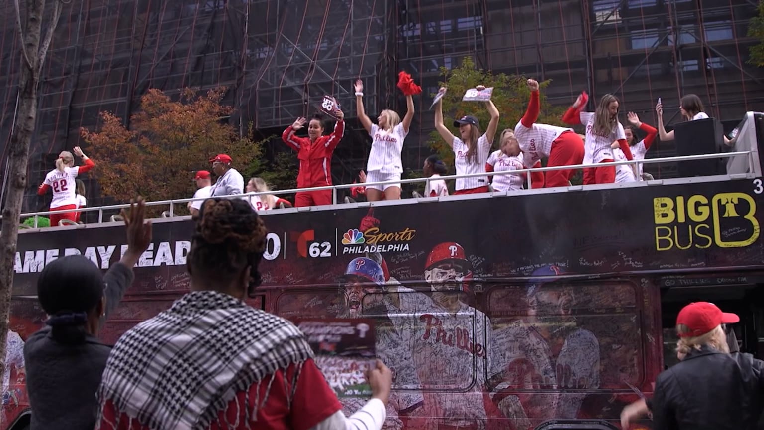 The Phillies' rally bus getting ready for Game 3 | 10/31/2022 ...