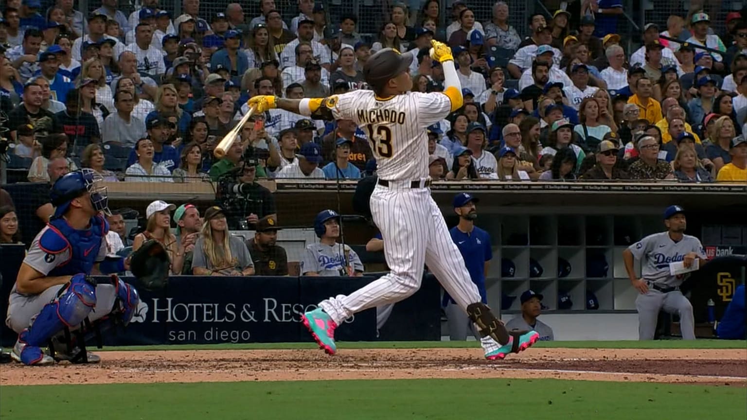 Manny Machado belts his 27th home run of the season | 09/10/2022 | San ...