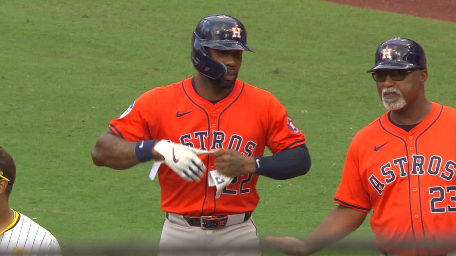 Jason Heyward breaks up the perfect game | 09/18/2024 | Houston Astros