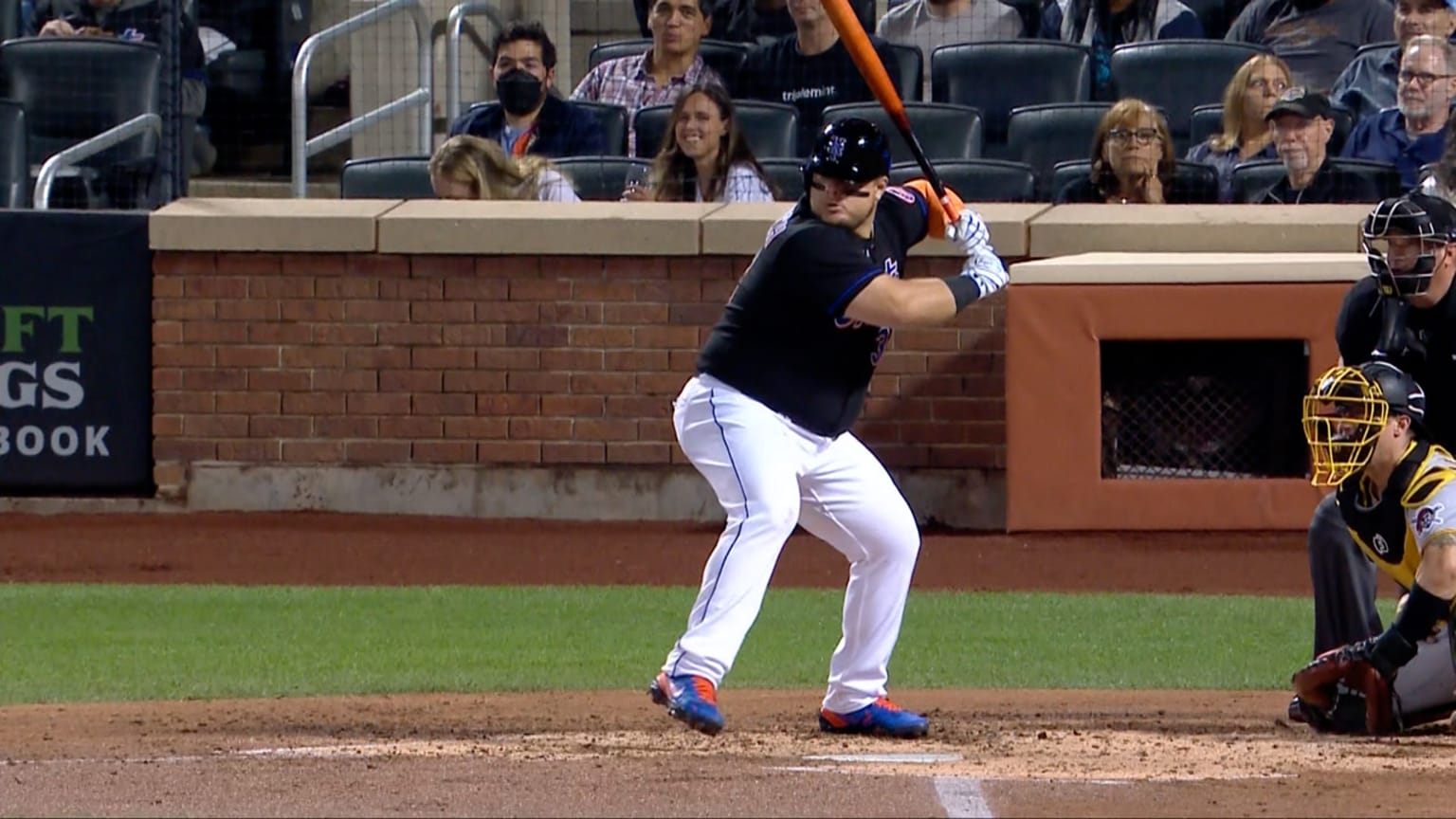 Vogelbach drives a solo home run to left-center field | 09/16/2022 ...