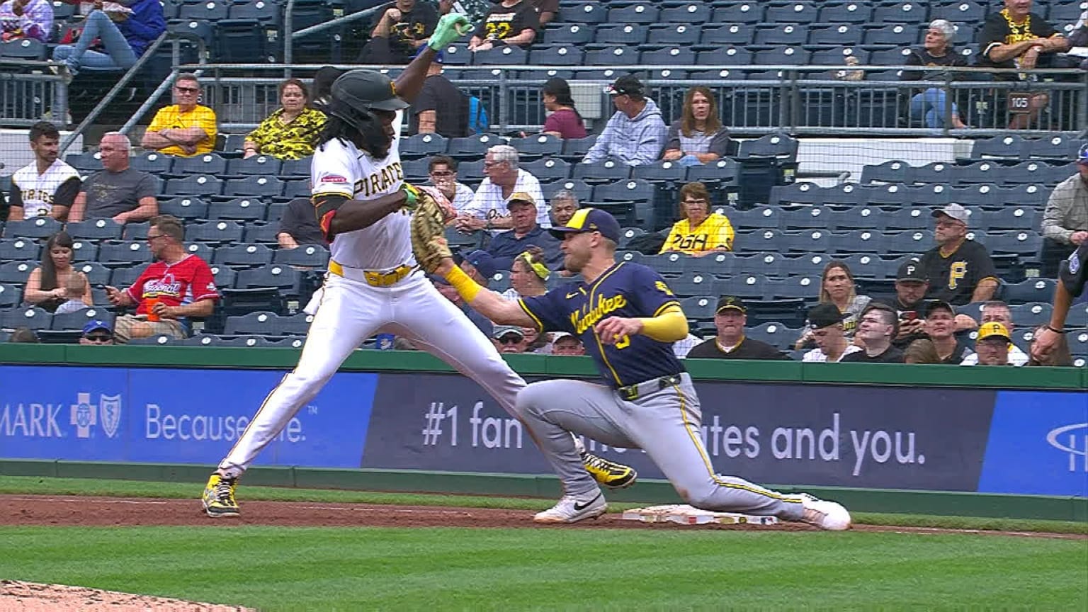 Aaron Civale picks off Oneil Cruz after review | 09/26/2024 | San Francisco Giants