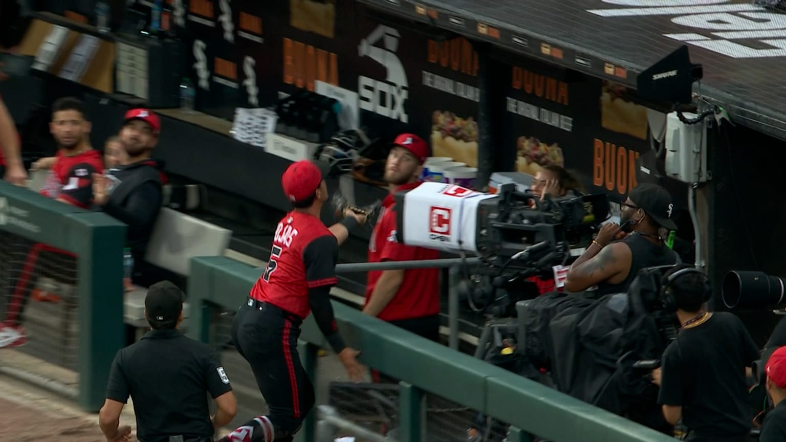 Josh Rojas' nice basket catch | 07/11/2025 | Chicago White Sox