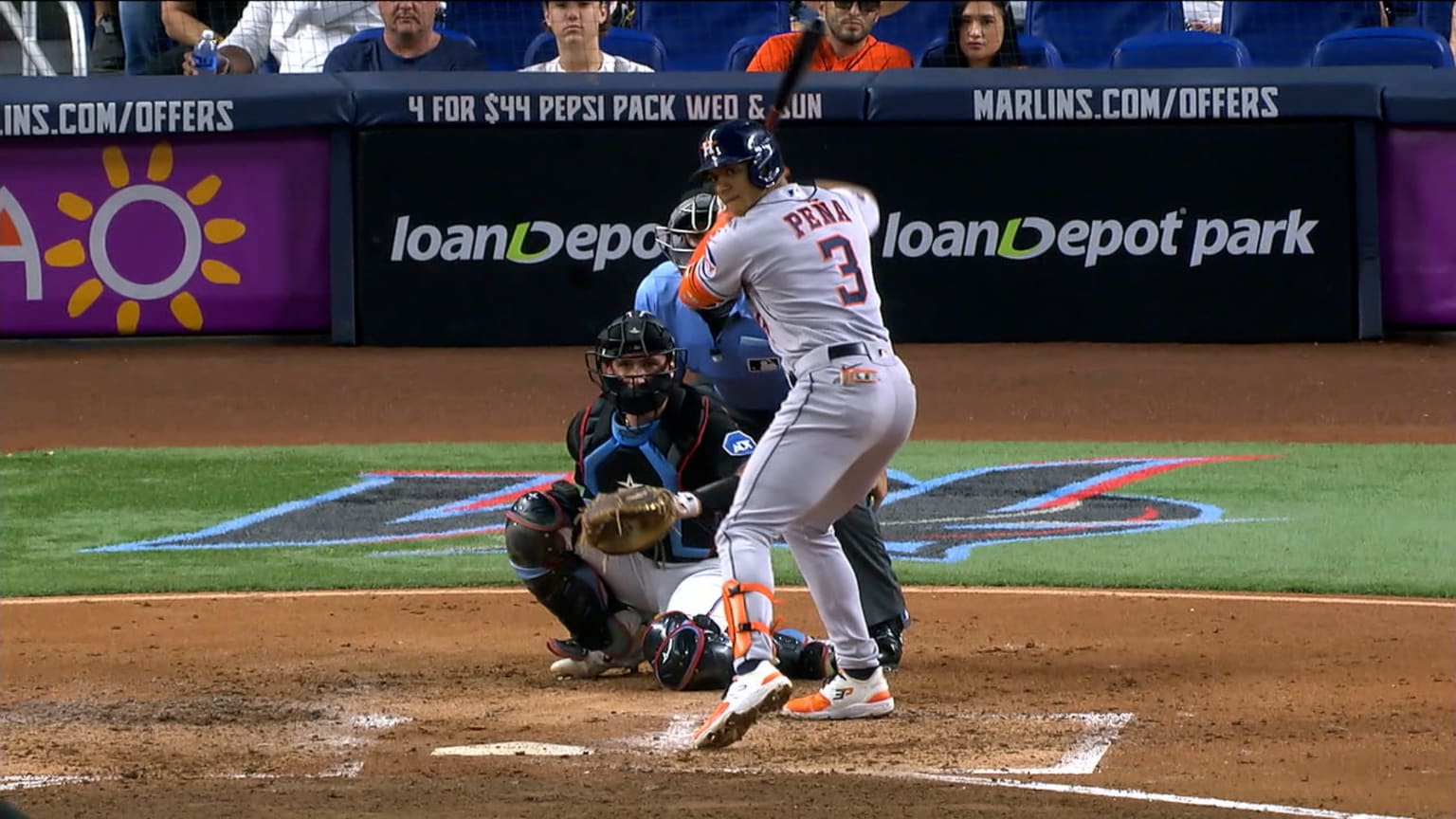 Jeremy Peña loops an RBI single to right field | 08/16/2023 | Houston ...