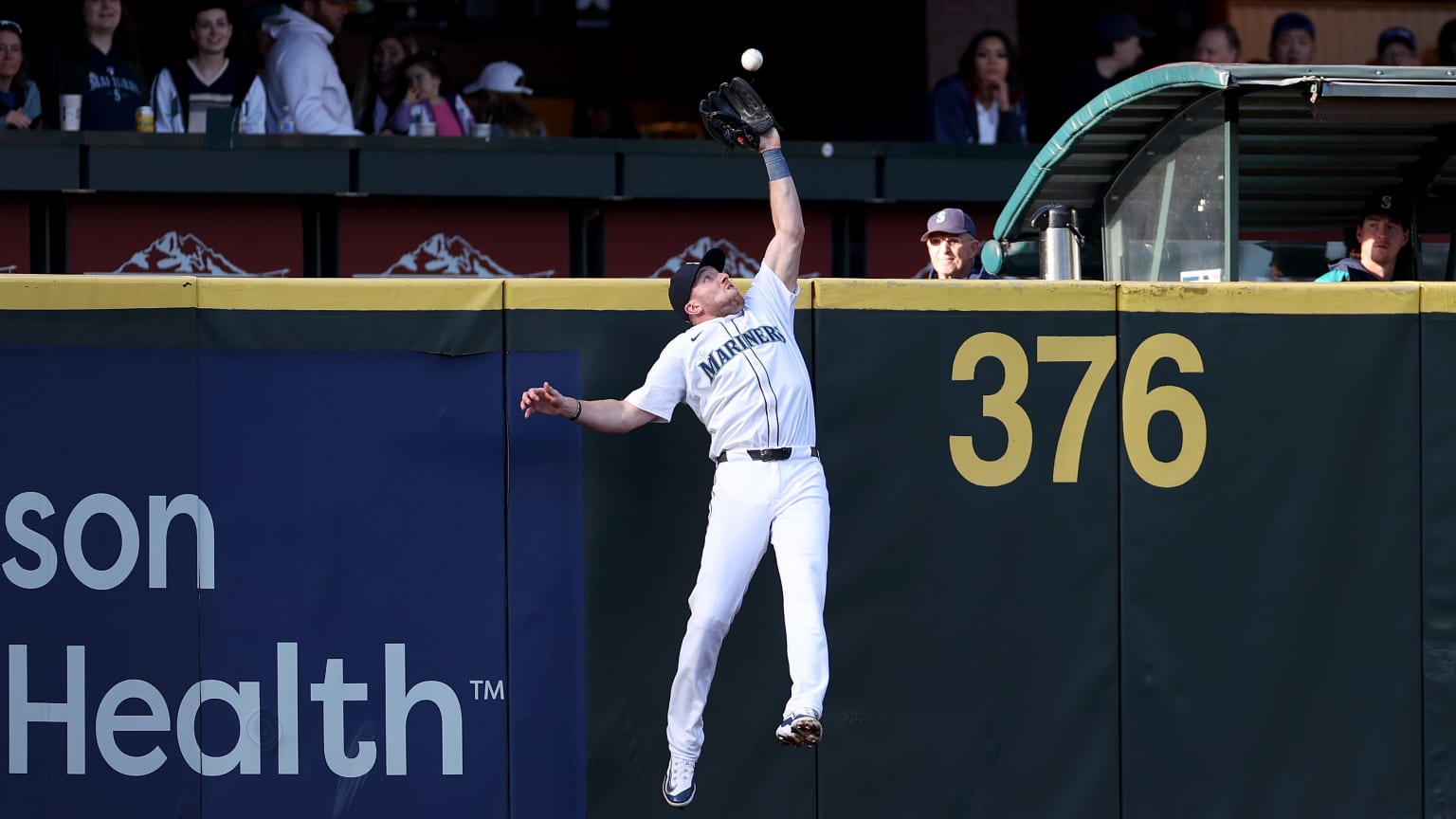 Luke Raley robs Jeremy Peña's homer | 05/28/2024 | Seattle Mariners