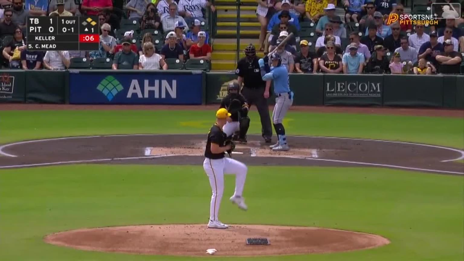 Curtis Mead hits an RBI single to left | 03/01/2024 | Tampa Bay Rays