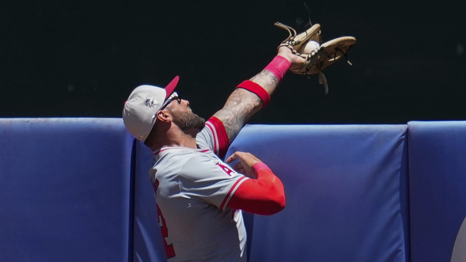 Kevin Pillar's home run robbery | 07/04/2024 | MLB.com