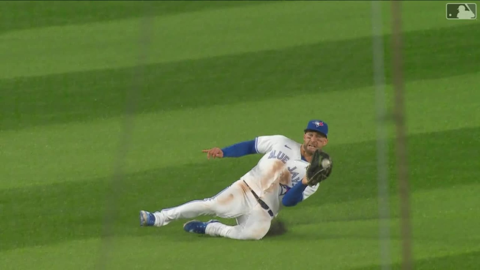 Kevin Kiermaier races in to make a sliding catch | 04/24/2023 | Toronto ...