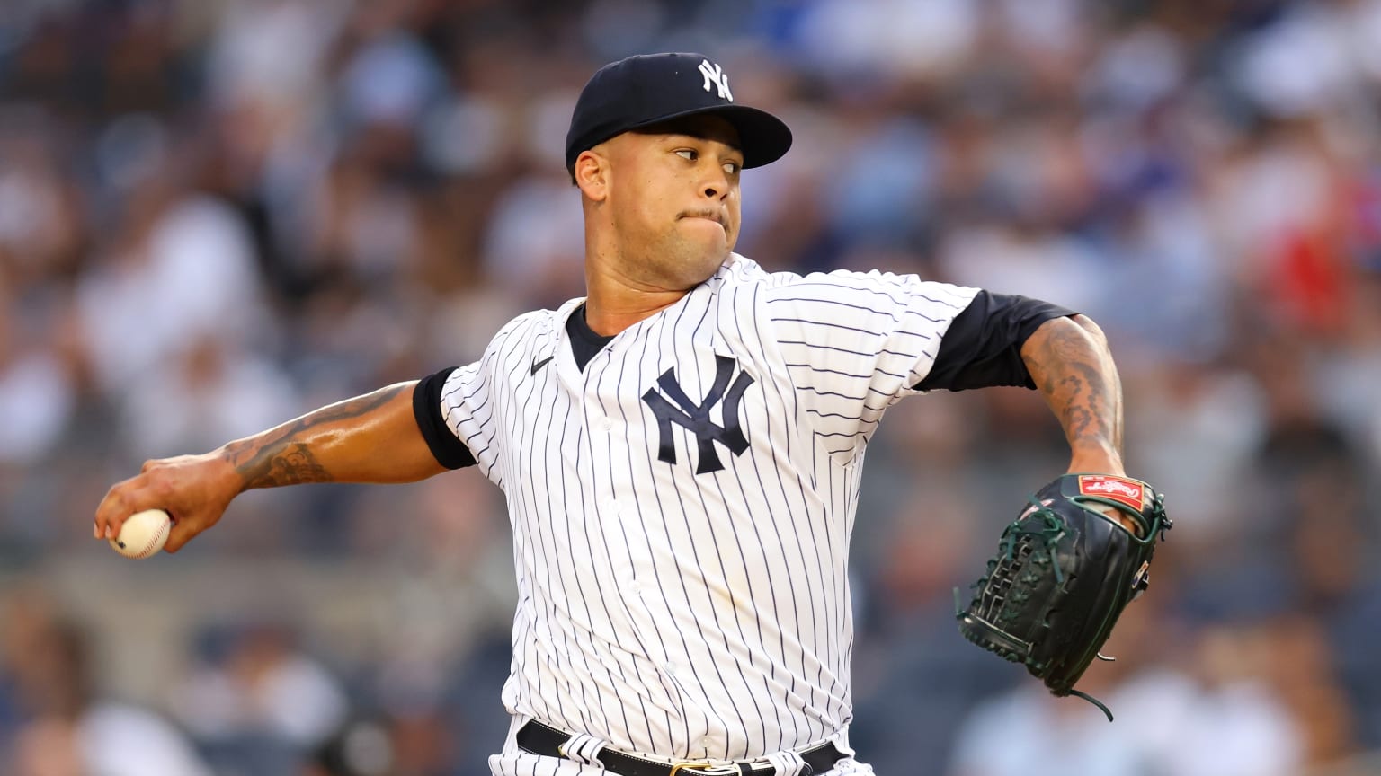 Frankie Montas signs with Reds | 12/30/2023 | Cincinnati Reds