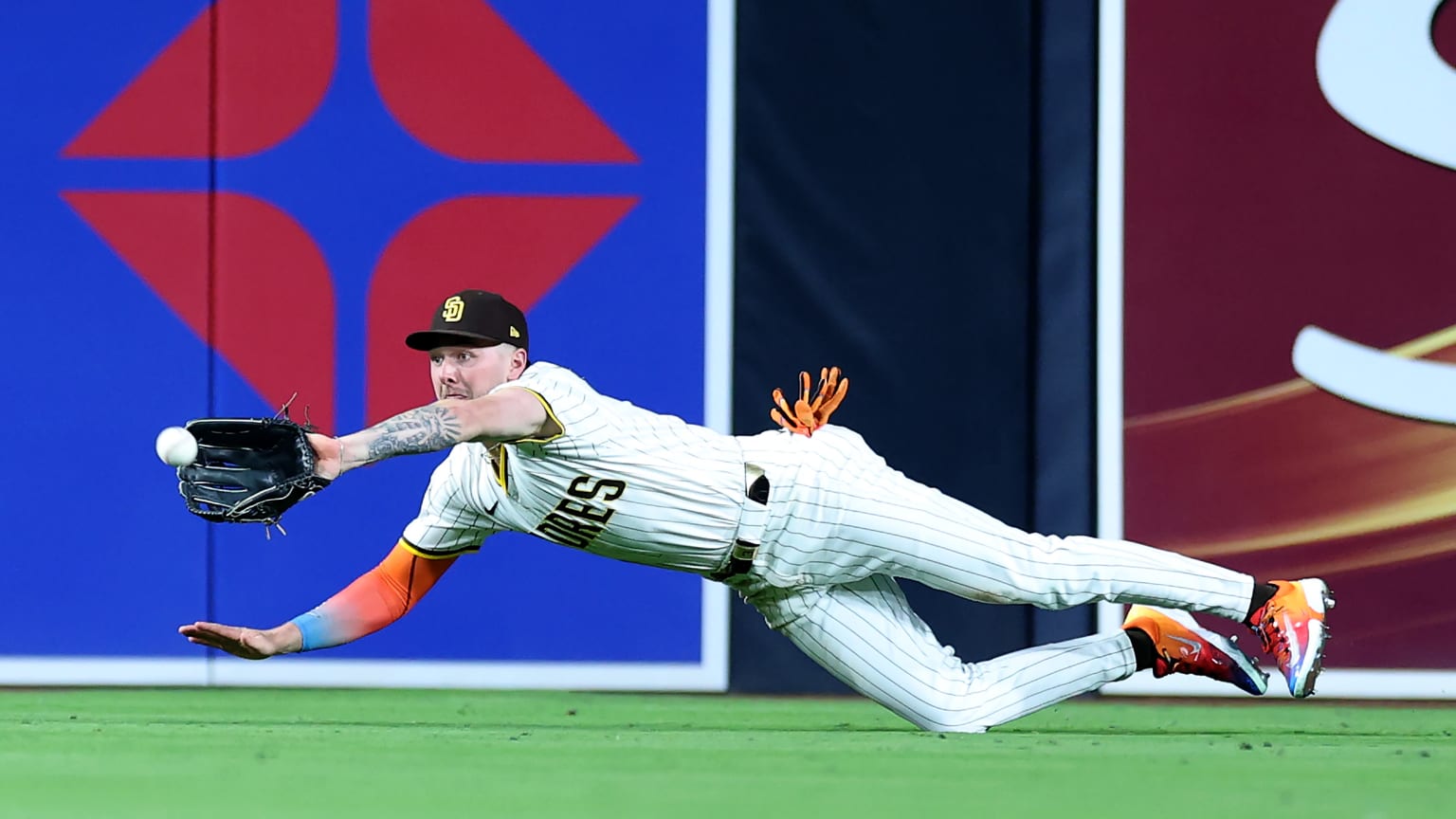 Jackson Merrill's diving catch | 05/12/2025 | San Diego Padres