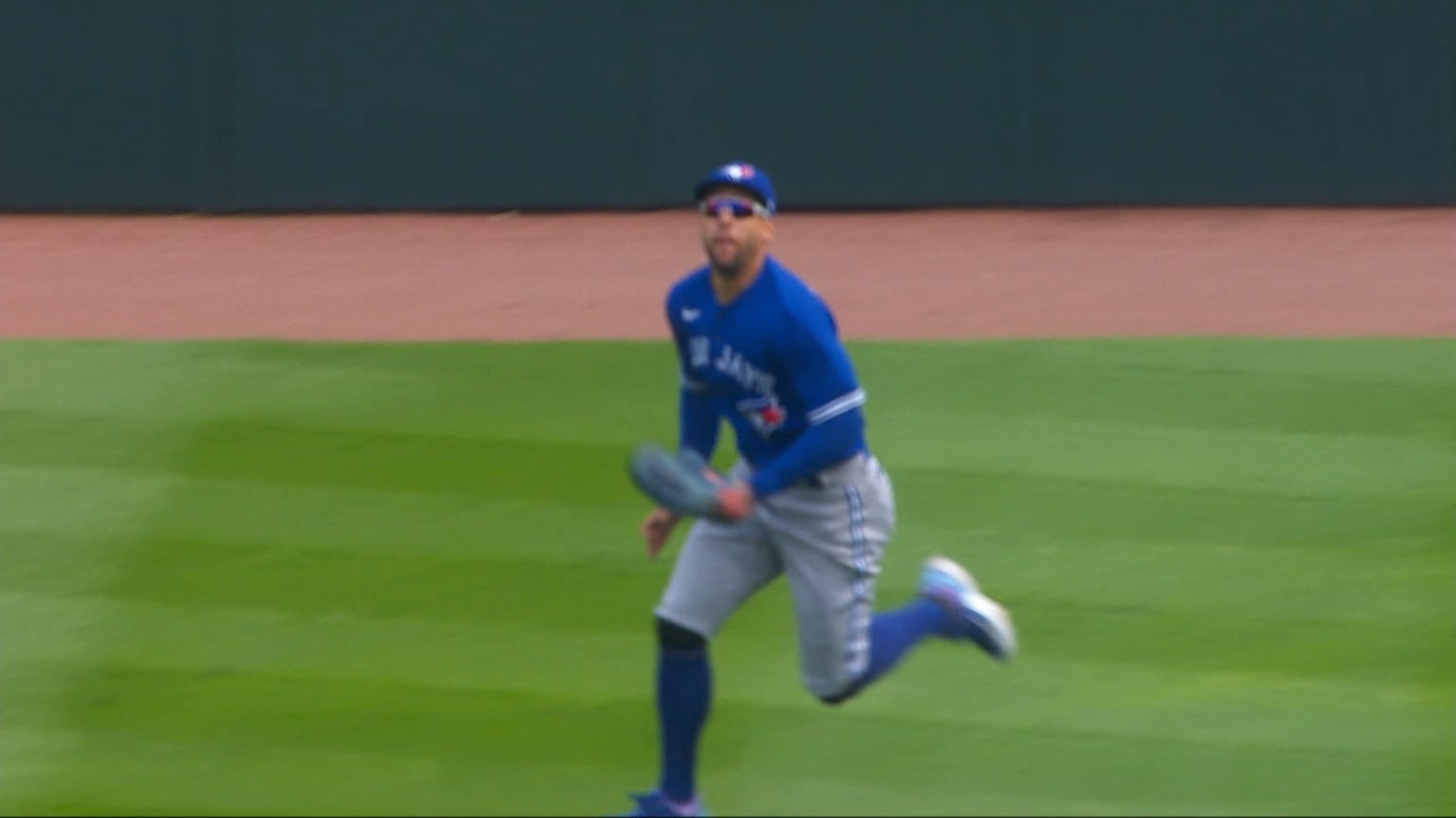 George Springer lays out and makes a diving catch | 07/06/2023 ...