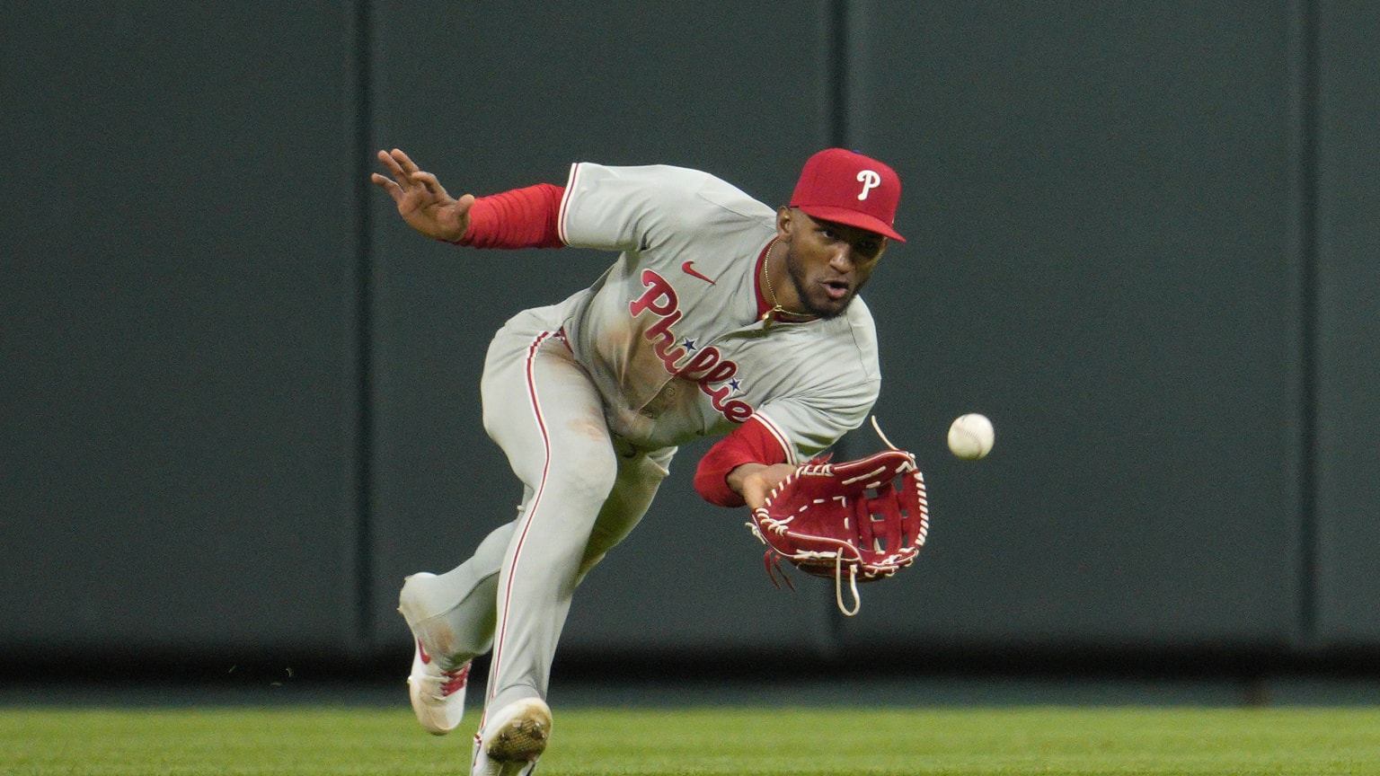 Johan Rojas makes a diving catch | 04/22/2024 | Philadelphia Phillies