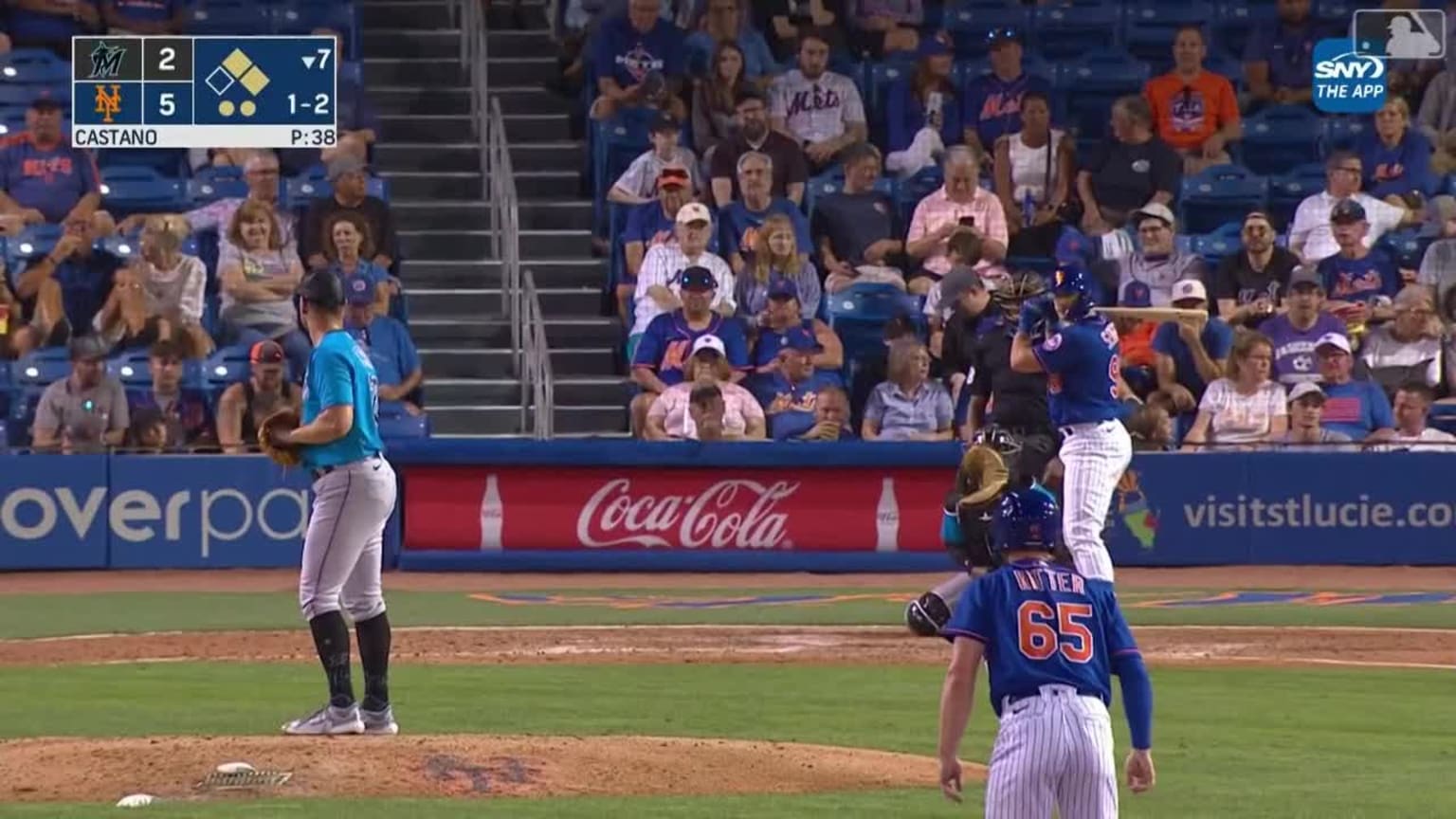 Jake Mangum makes an impressive diving catch | 02/25/2023 | MLB.com