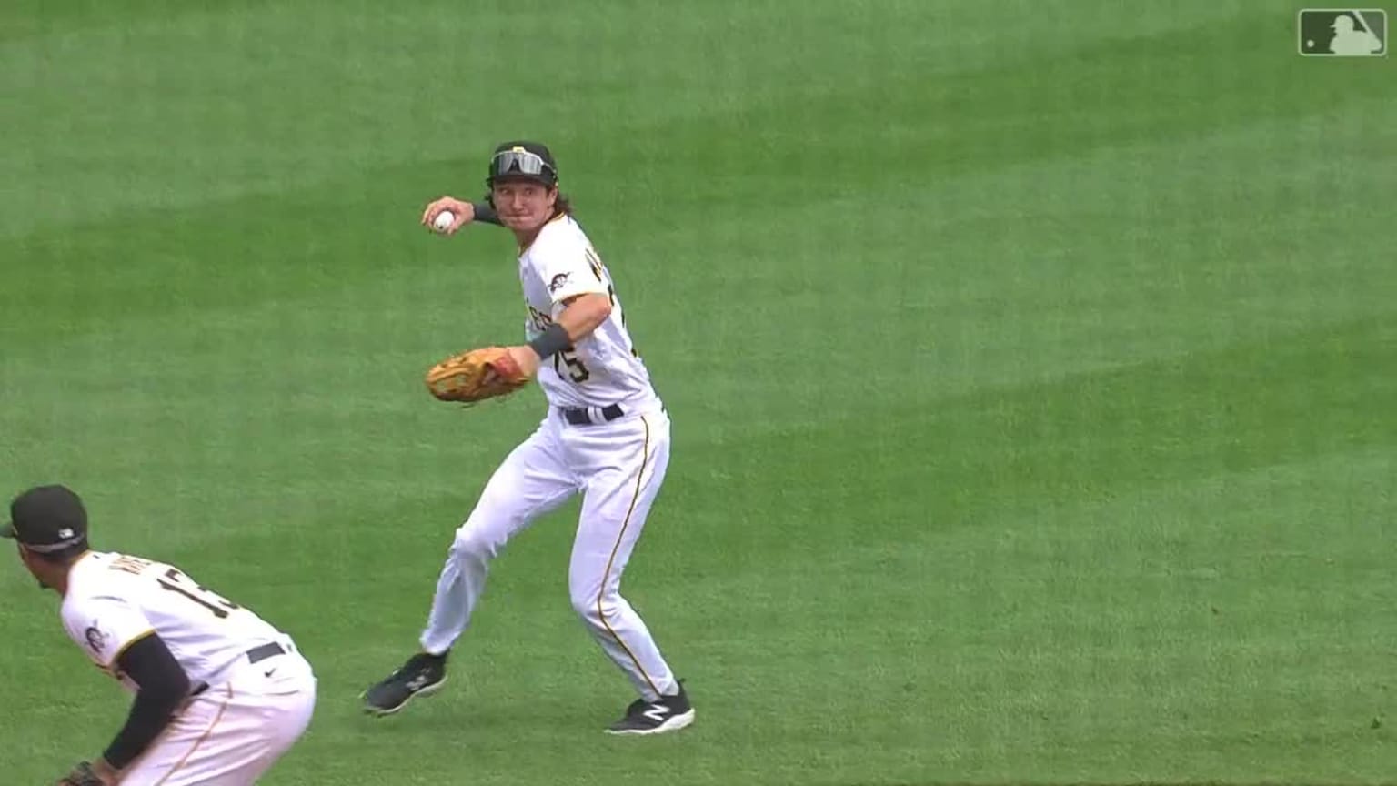 Alika Williams' remarkable stop | 08/10/2023 | Minnesota Twins