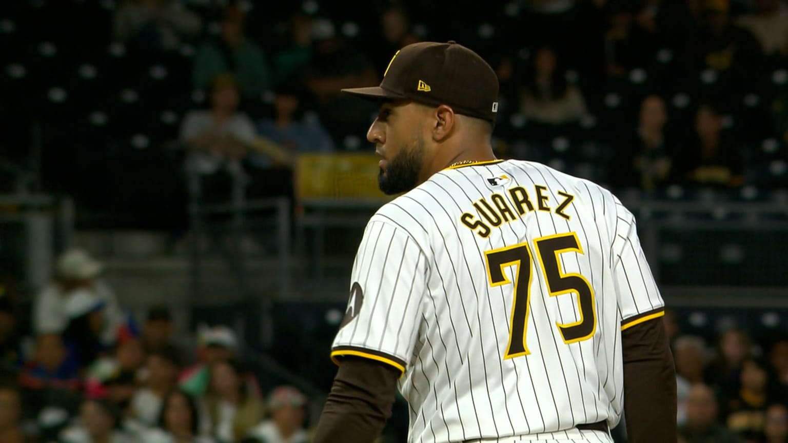 Robert Suarez strikes out the side to win the game | 06/10/2024 | San ...