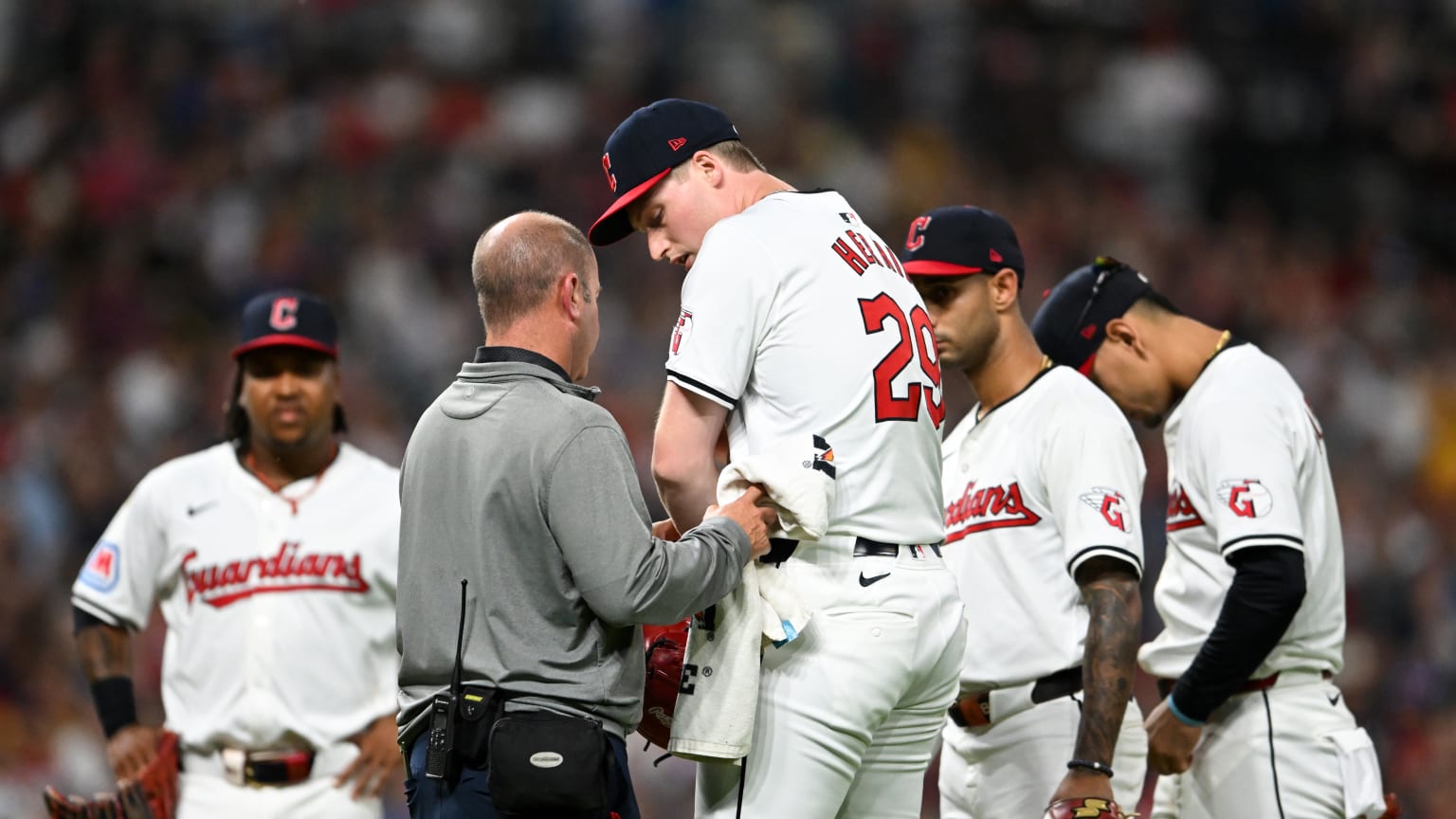 Tim Herrin leaves the game with triceps injury | 08/31/2024 | Cleveland ...
